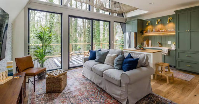 You'll feel like you're sleeping in a Hallmark movie set in this South ...