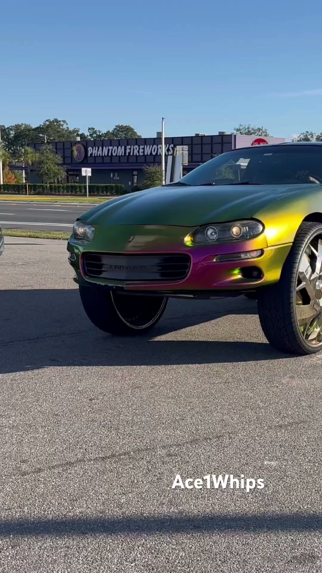 Outrageous Camaro on gold 32” DUB floaters riding
