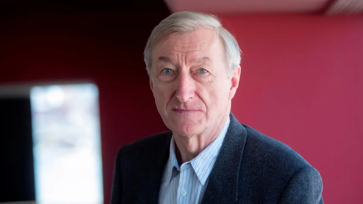 Los libros de la semana: de la despedida de Julian Barnes al regreso de ...