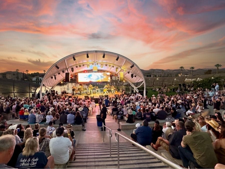 ICE cameras installed at SoCal beach | NFL player slain | 'Coolest mall ...