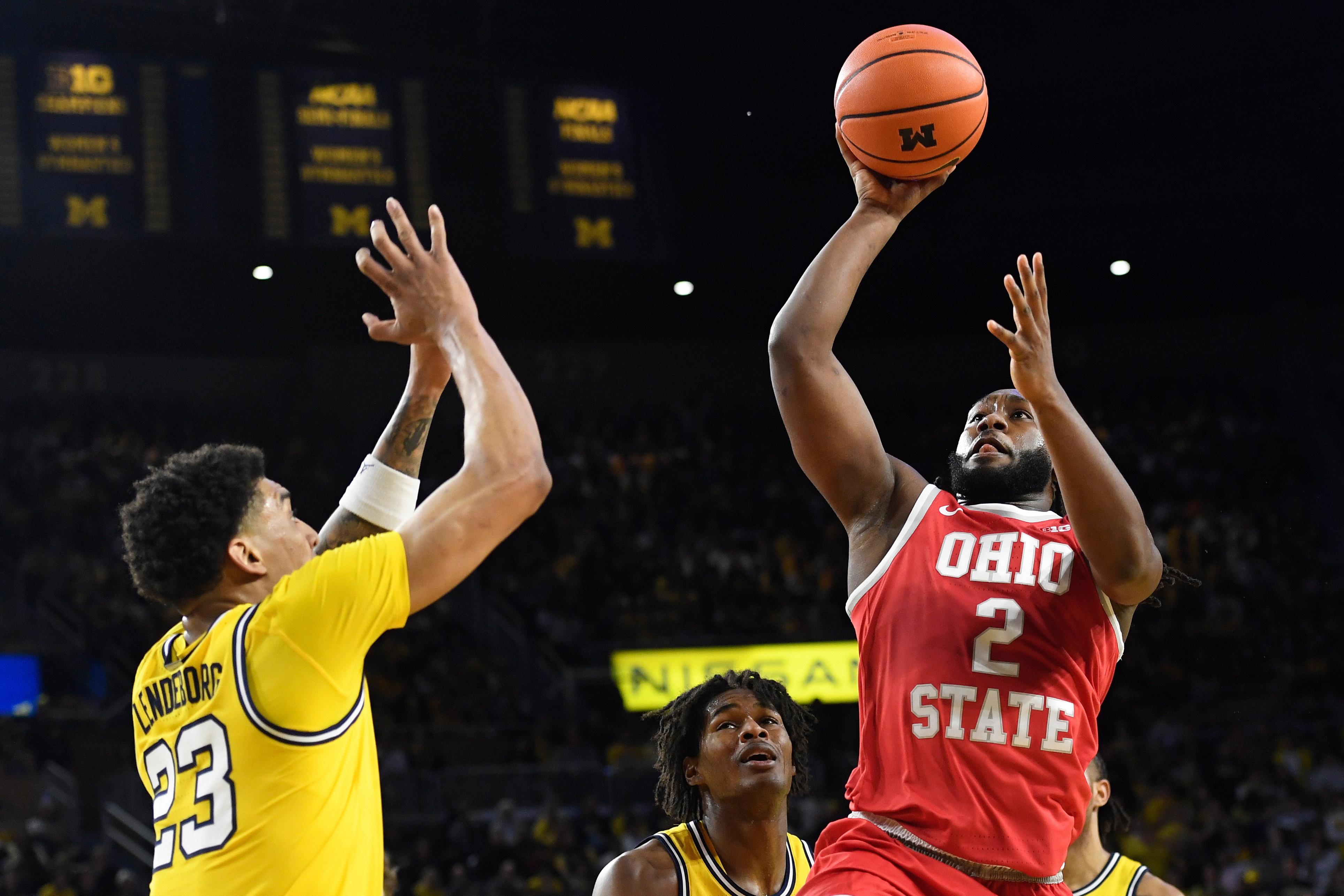 Yaxel Lendeborg scores 18 points, grabs 9 rebounds and No. 3 Michigan ...