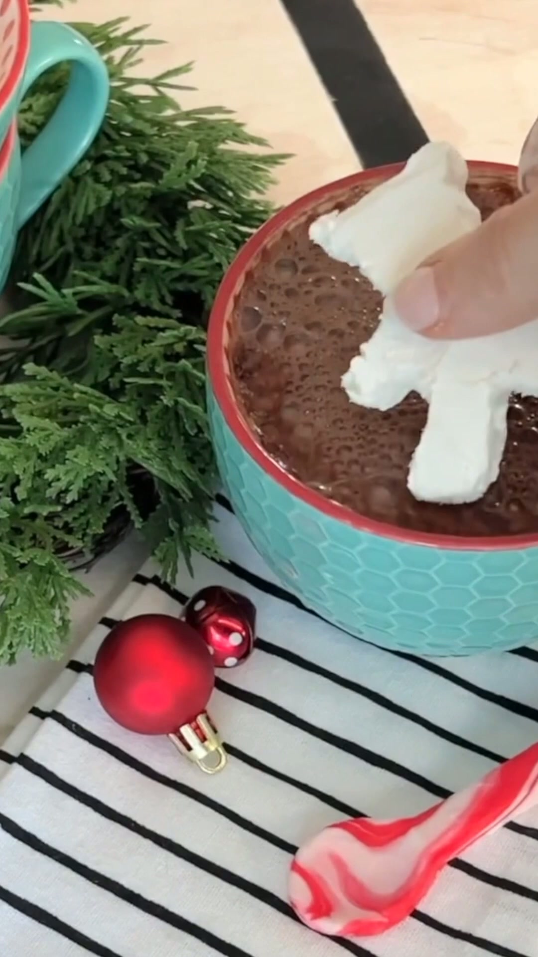 2 genius holiday hosting tricks 🤫🎄🍽️