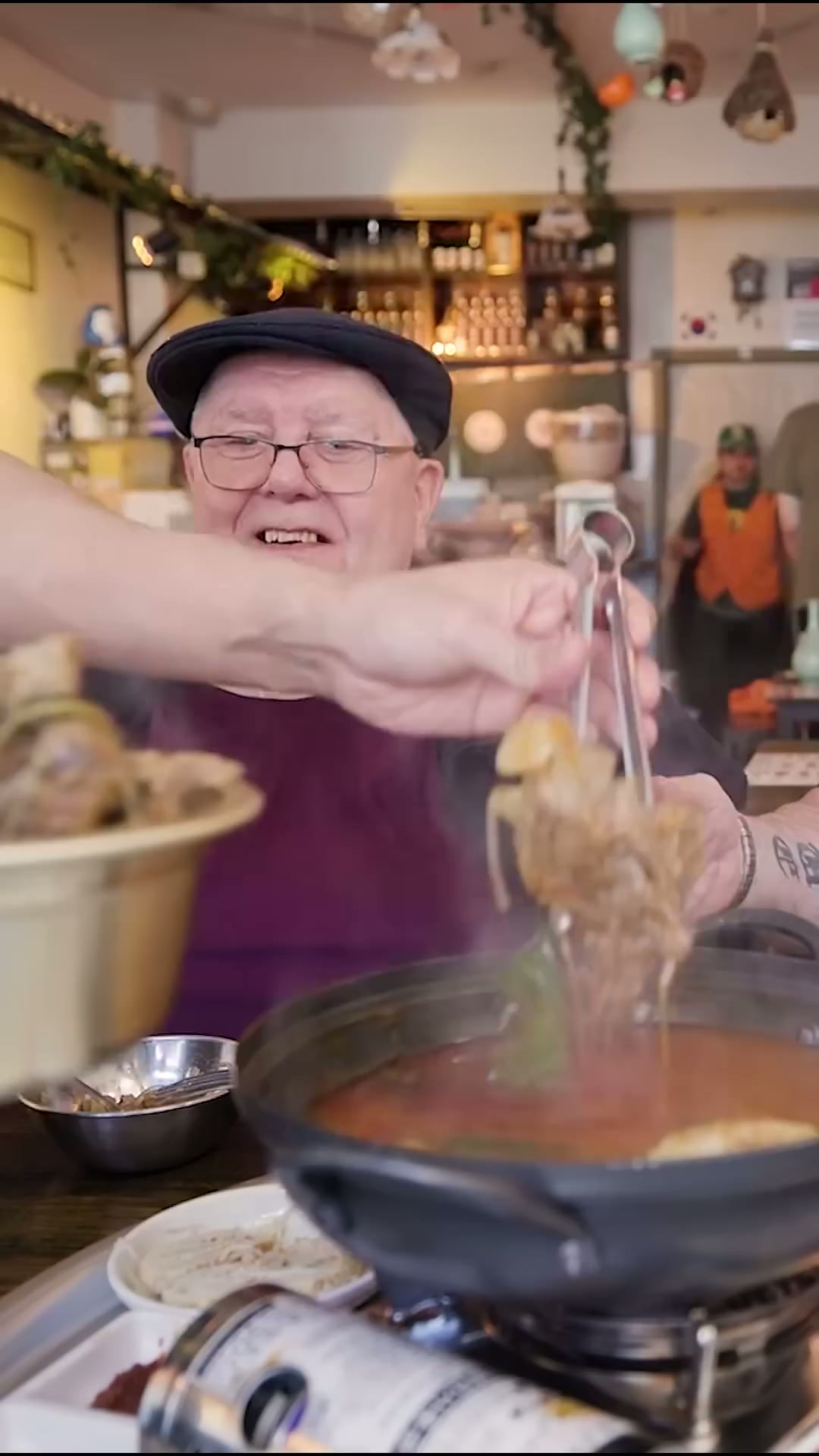 Cabbies try the ultimate gamjatang rice finish! 🥘