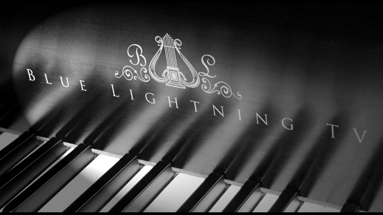 Photoshop tutorial: How to make a custom logo and name on a piano