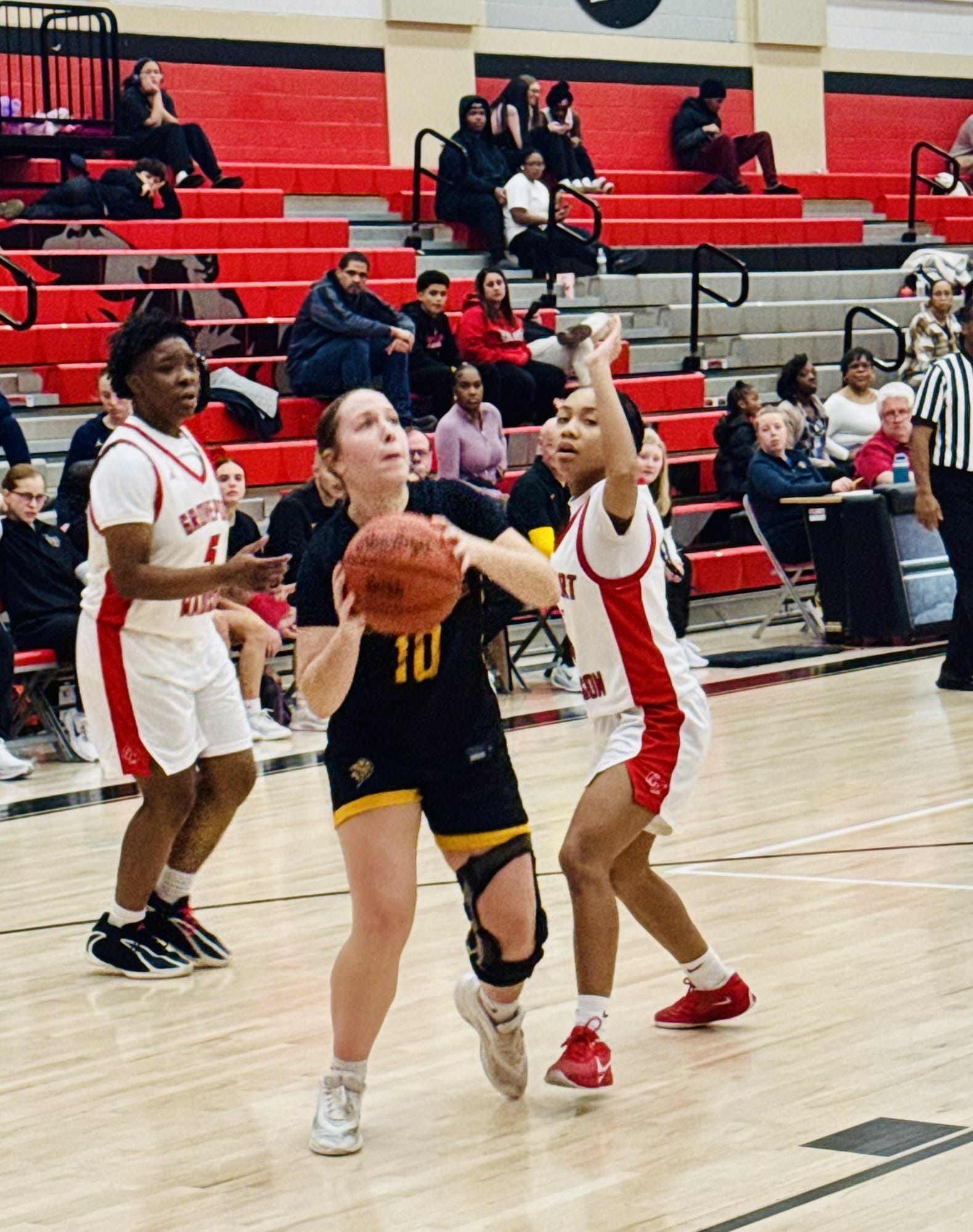 Arledge is key down the stretch as Lady Gales pull out a thriller