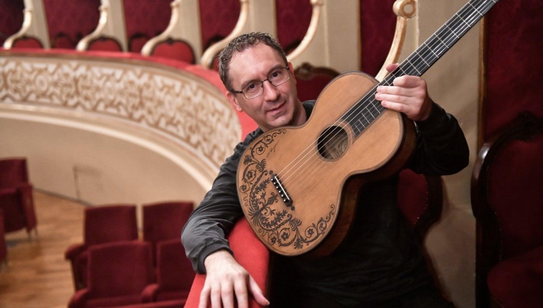 Vivaldi tra mandolino e chitarra irrompe al Pavone