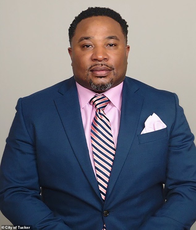 Georgia school superintendent charged $2600 fried chicken dinner to ...