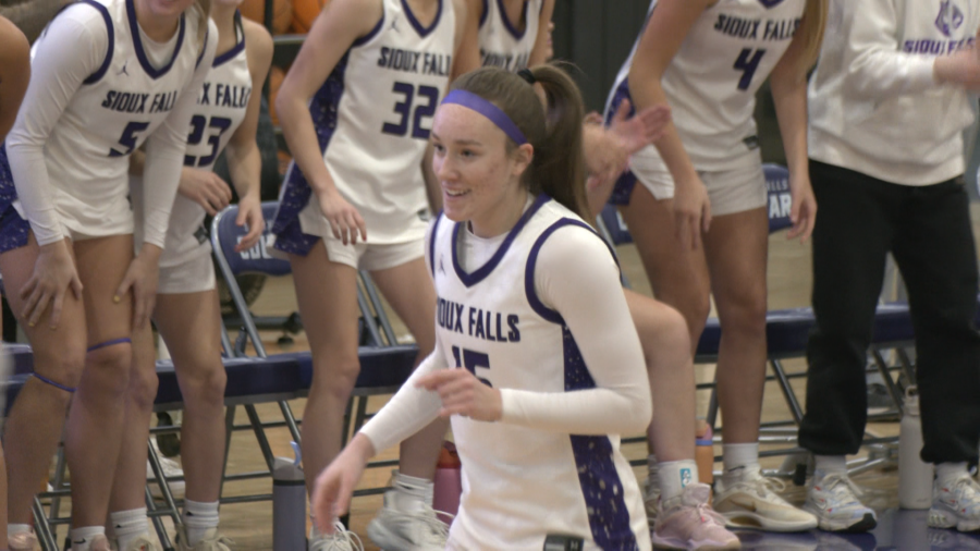 Rose erupts for 30 as USF rolls to 100-point night