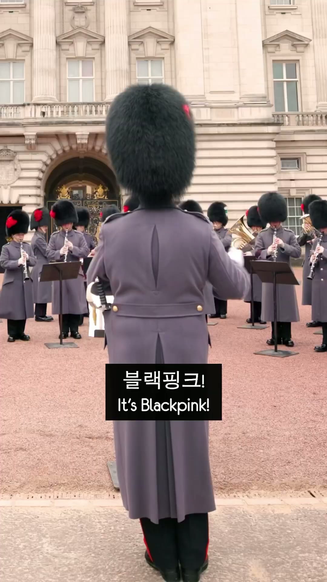 King's Guards surprise with Blackpink K-pop performance at Buckingham ...