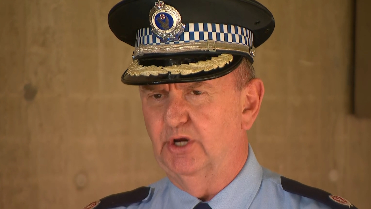 Man dies after falling from Sydney balcony after DV call
