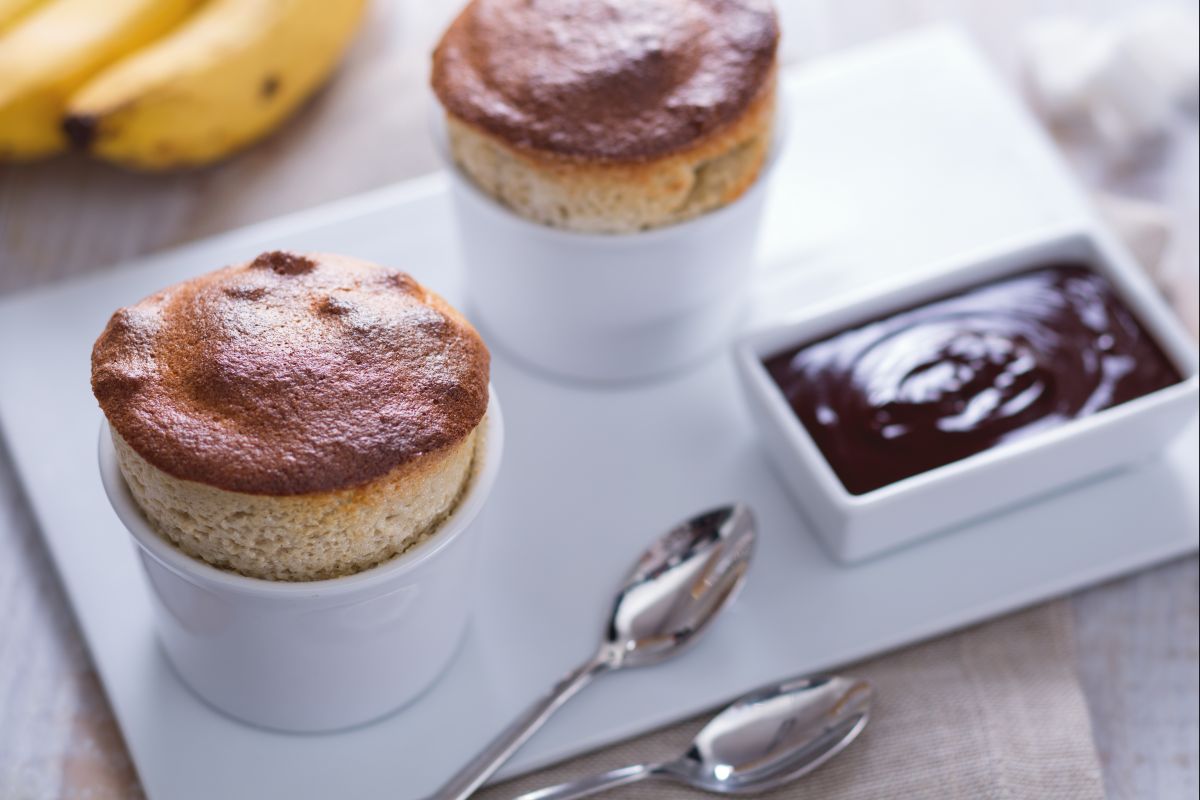 Banana soufflé with chocolate sauce
