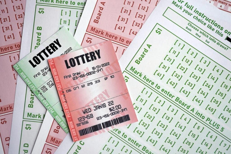 Man, 29, won $15 million lottery and offered to pay off his 'distant ...