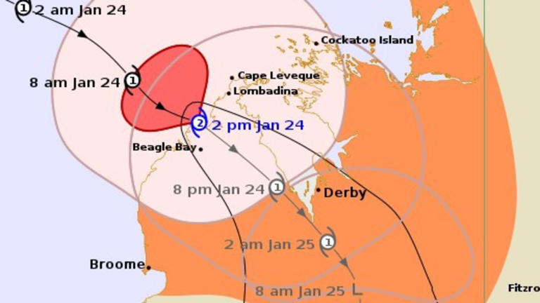Cyclone smashes WA coastline