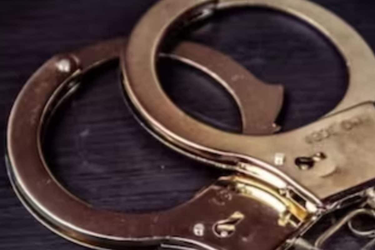 ACB arrests Andhra DRO after he was caught red-handed accepting Rs 3 ...