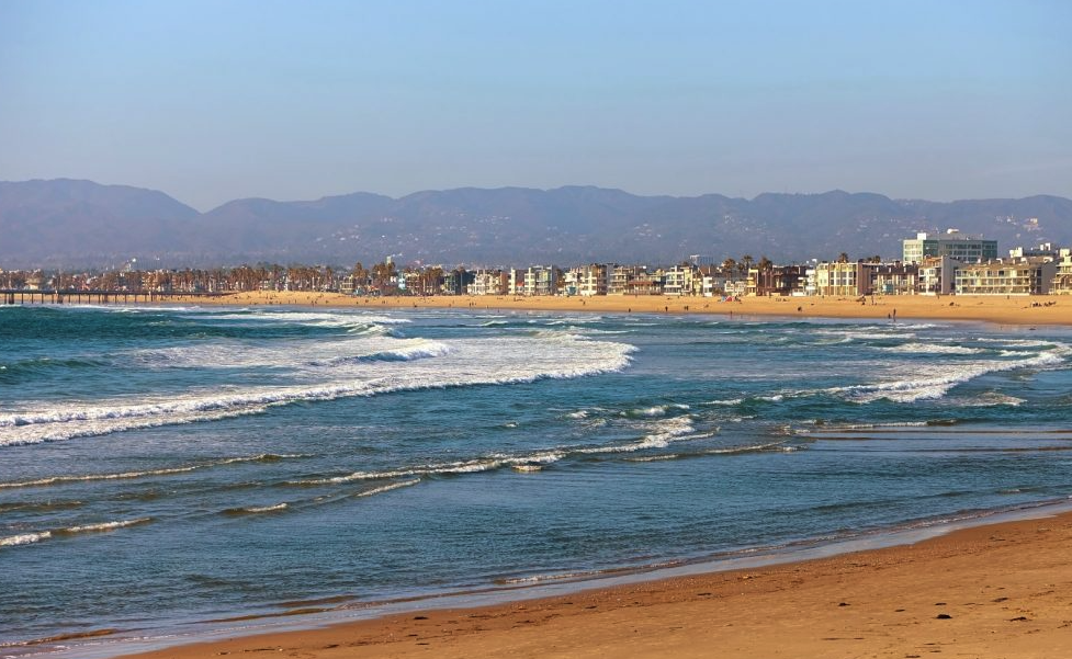 Beach bus returns with $3 trips to Santa Monica for summer