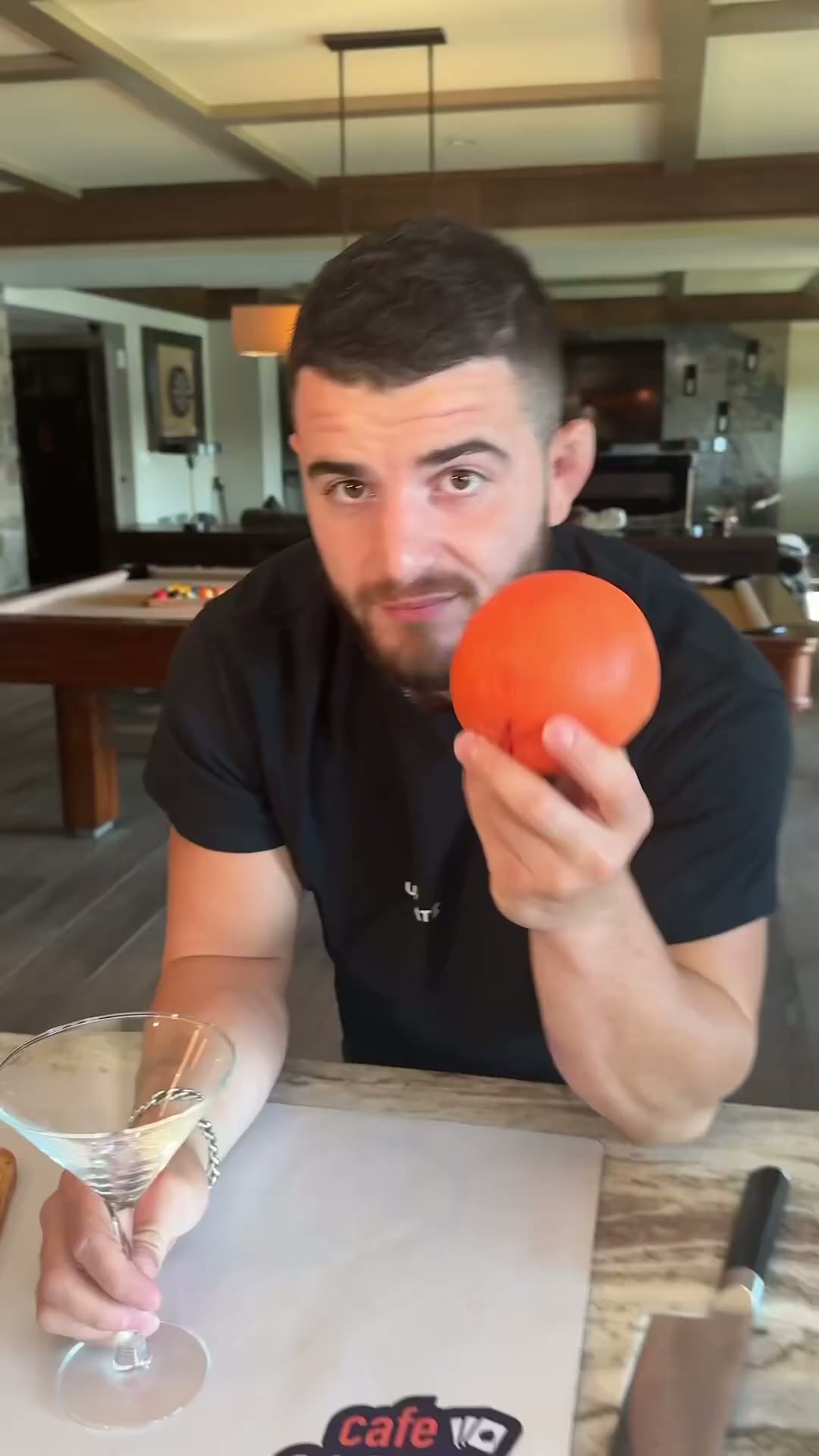 Making my dad a grapefruit martini @cafecasinolv