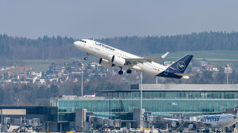 Notfallcode Squawk 7700: Lufthansa-Maschine muss kurz nach Start ...