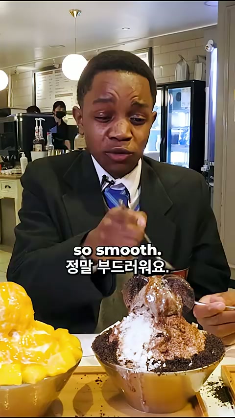 Trying Korean bingsu for the first time: Oreo, green tea & mango reactions!