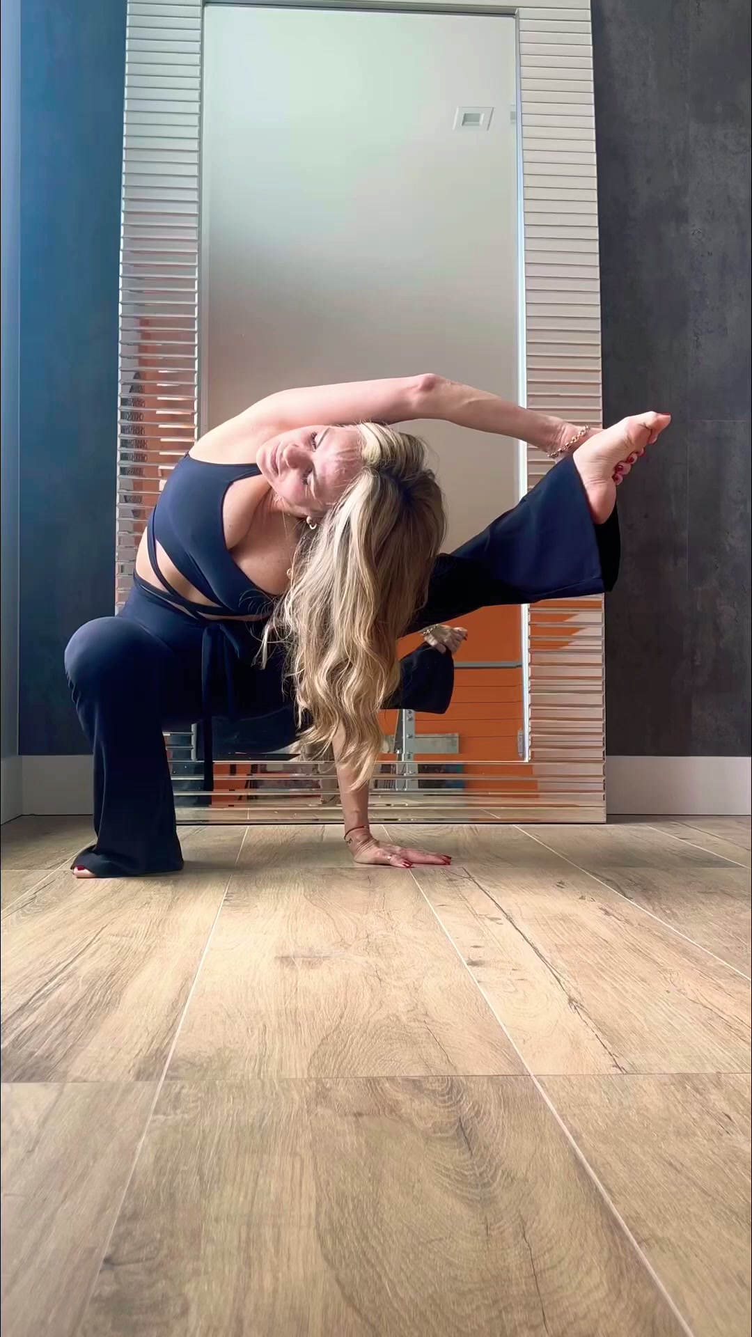 Try this hip & shoulder stretch #yoga #yogaforbeginners #foryou # ...