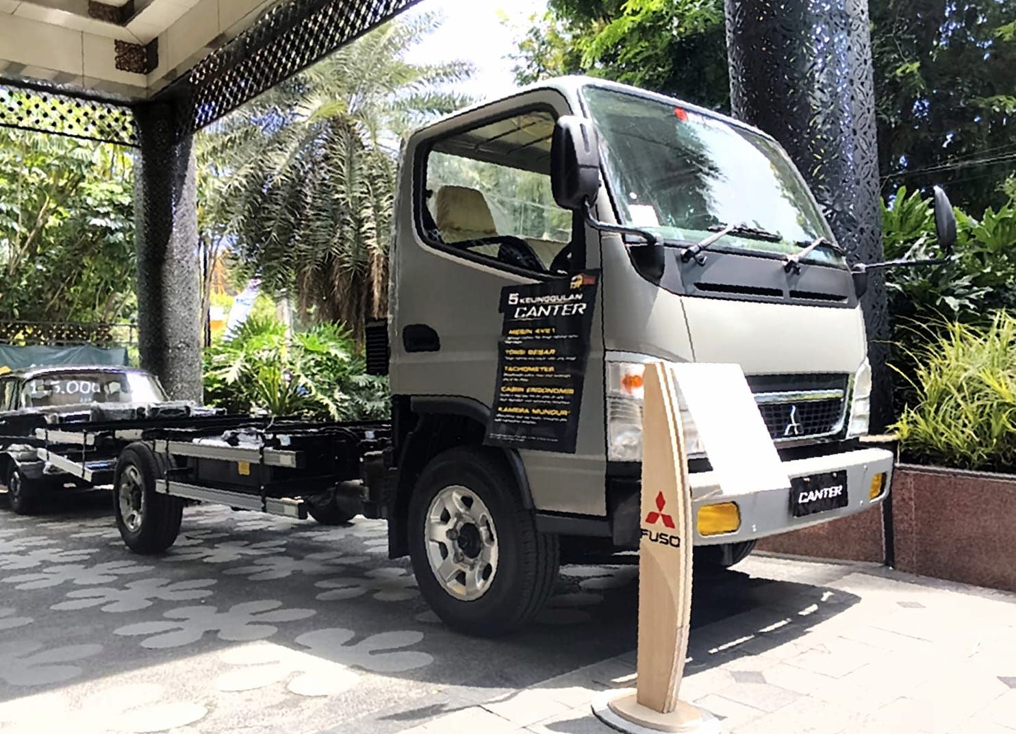 Pengusaha full senyum, diskon awal tahun bertebaran buat Mitsubishi Fuso