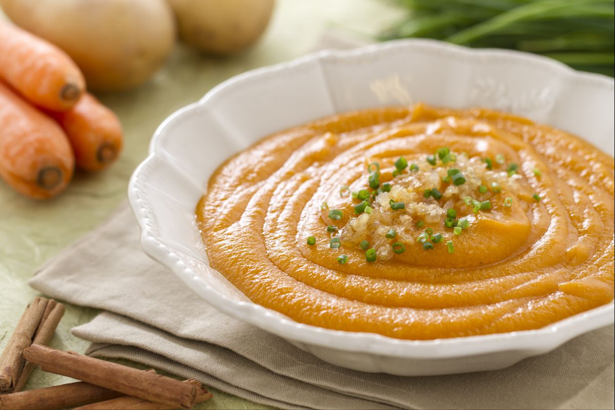 Carrot and cinnamon soup