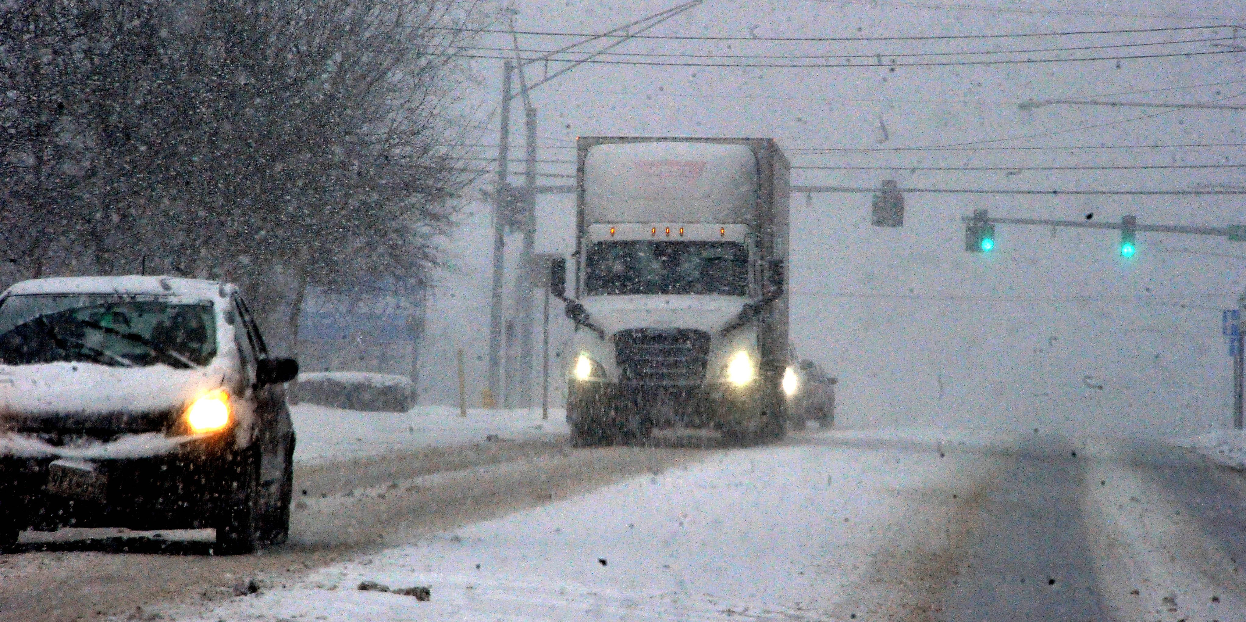 Need to clear your windshield? Don't use hot water. Here's why