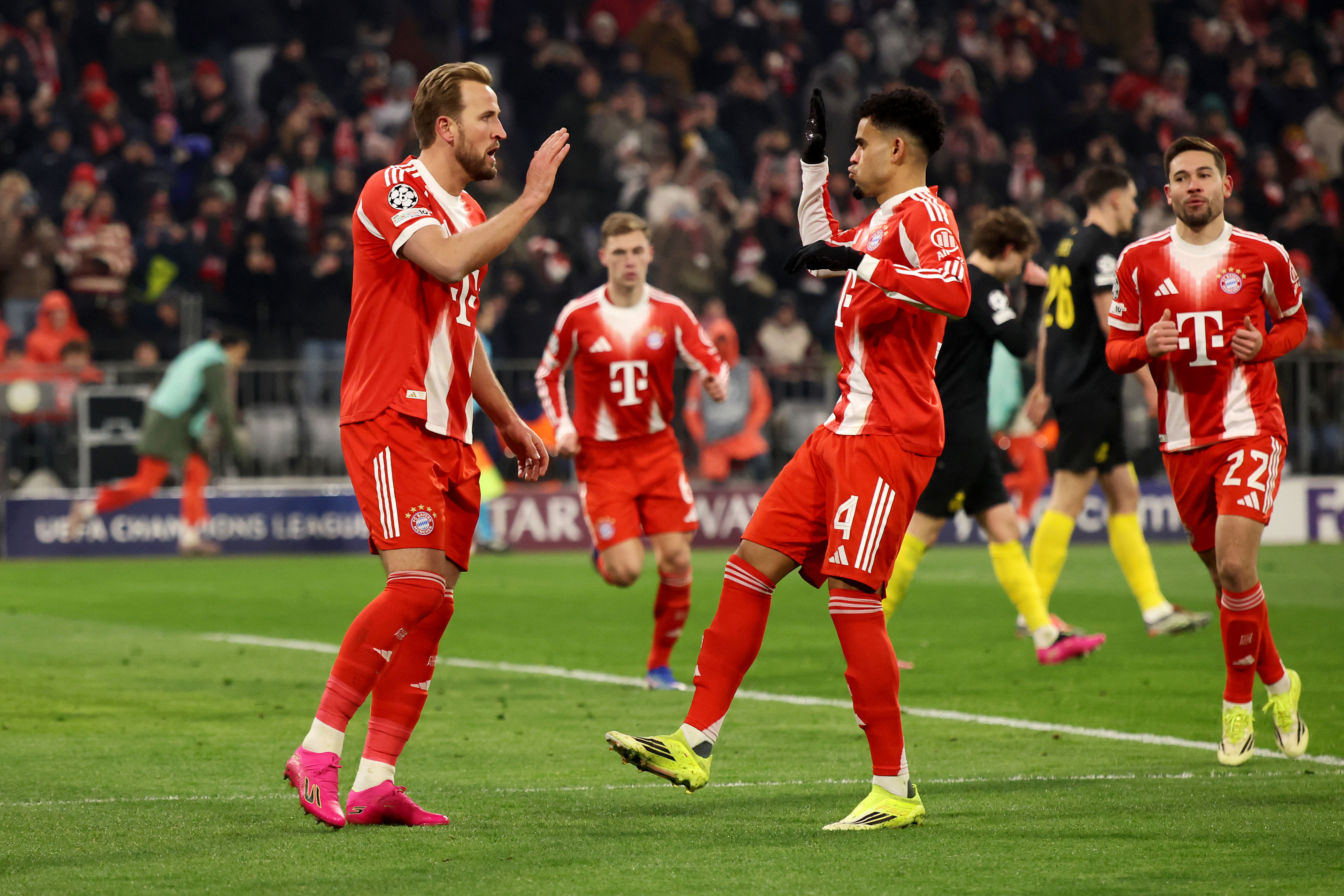 Bayern Munich 1-0 FC Augsburg: Bayern not pulling away just yet