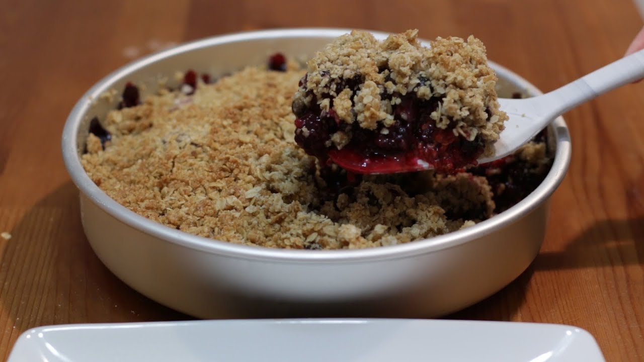 How to make a berry crisp | Amazing triple berry crisp recipe