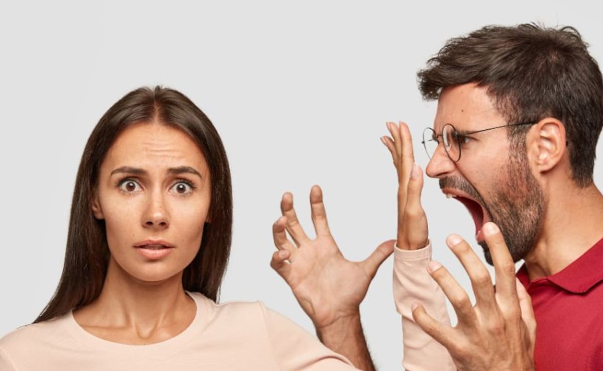 What is narcissism, the word dominating dating conversations