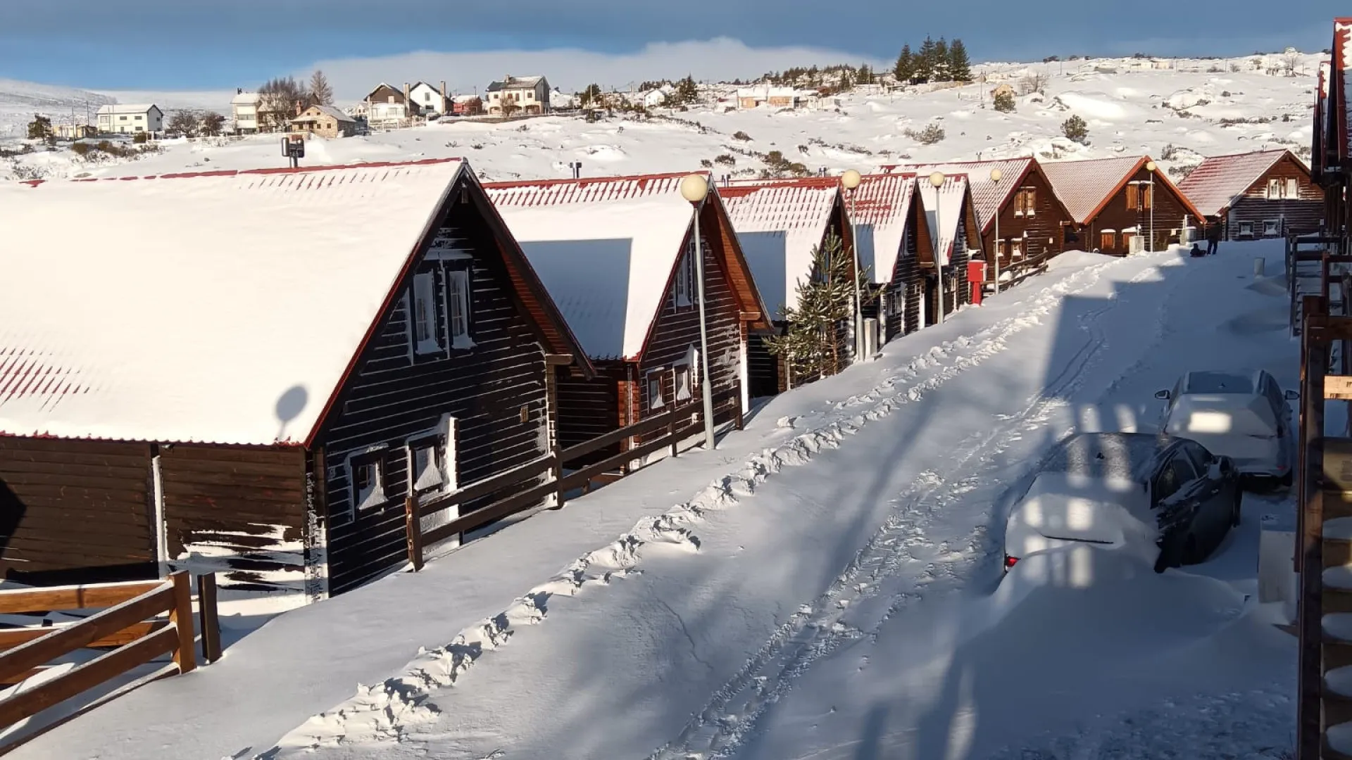 Ao minuto: Mau tempo já fez um morto; neve derruba capela dos escuteiros