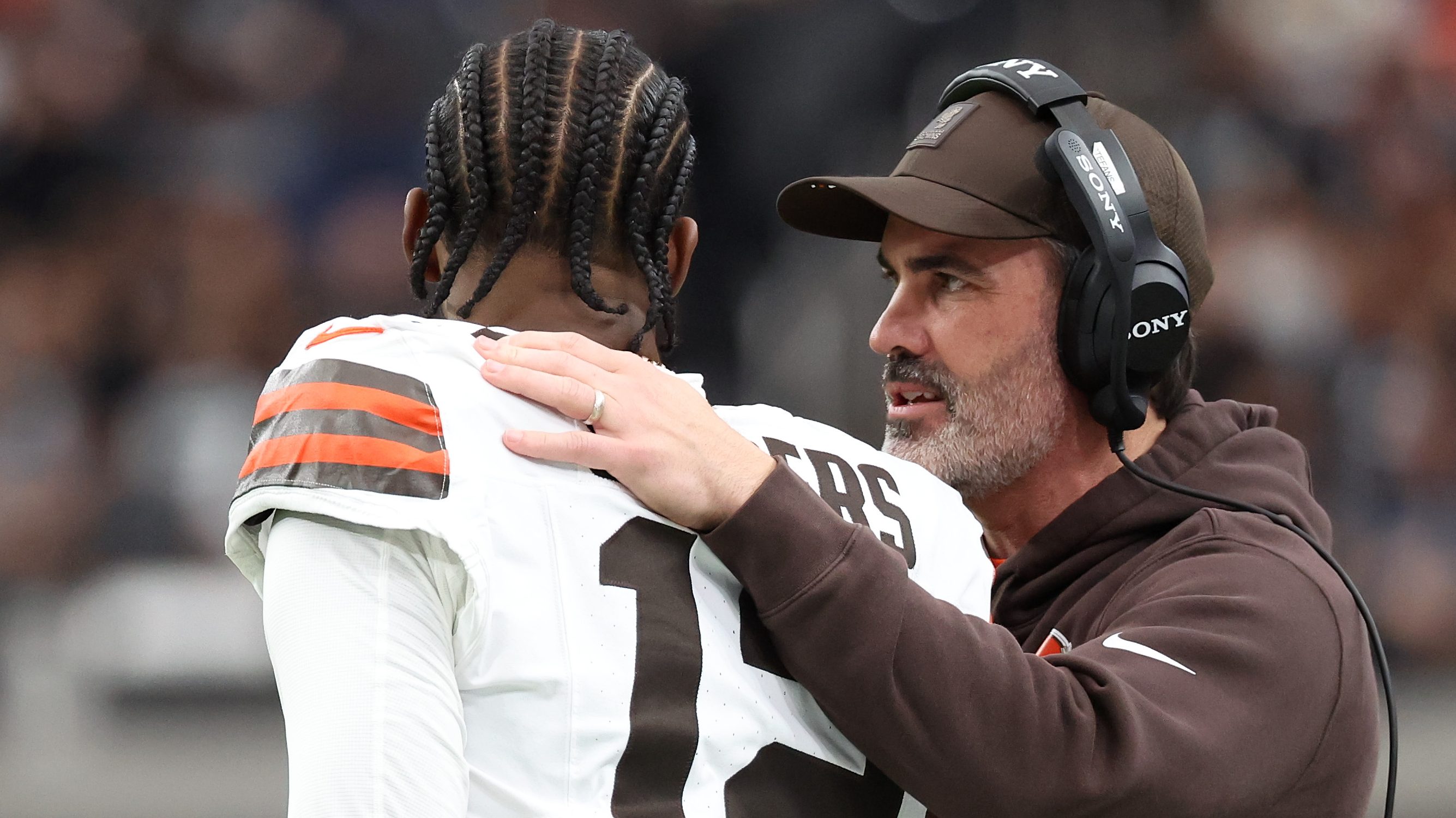 What Kevin Stefanski did with Shedeur Sanders could matter for Falcons ...