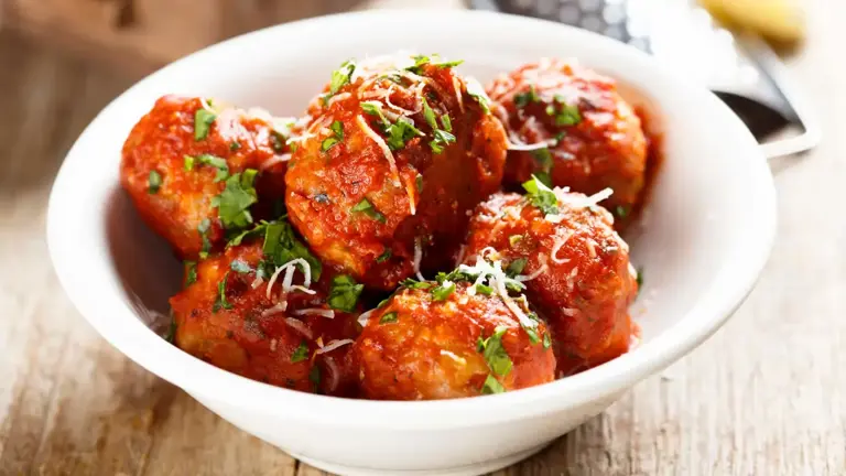 Ni salsa de tomate ni pan rallado: ingredientes para que las albóndigas ...
