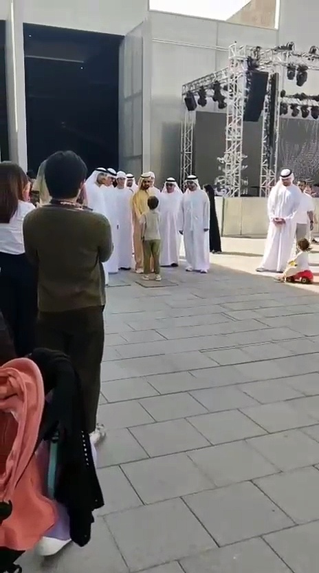 Sheikh Mohammed visits Quoz Arts Fest