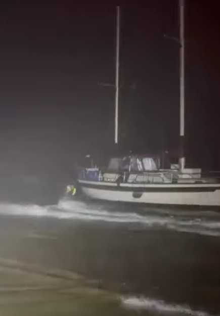 2 adults, 1 child rescued from capsizing boat off the coast of Flagler ...