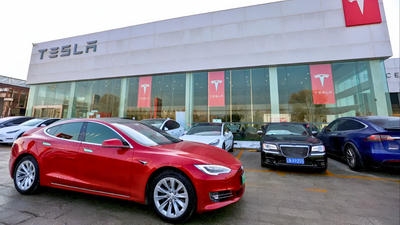 Tesla’s 2025 sales decline leads to $10,000 incentives per vehicle to ...