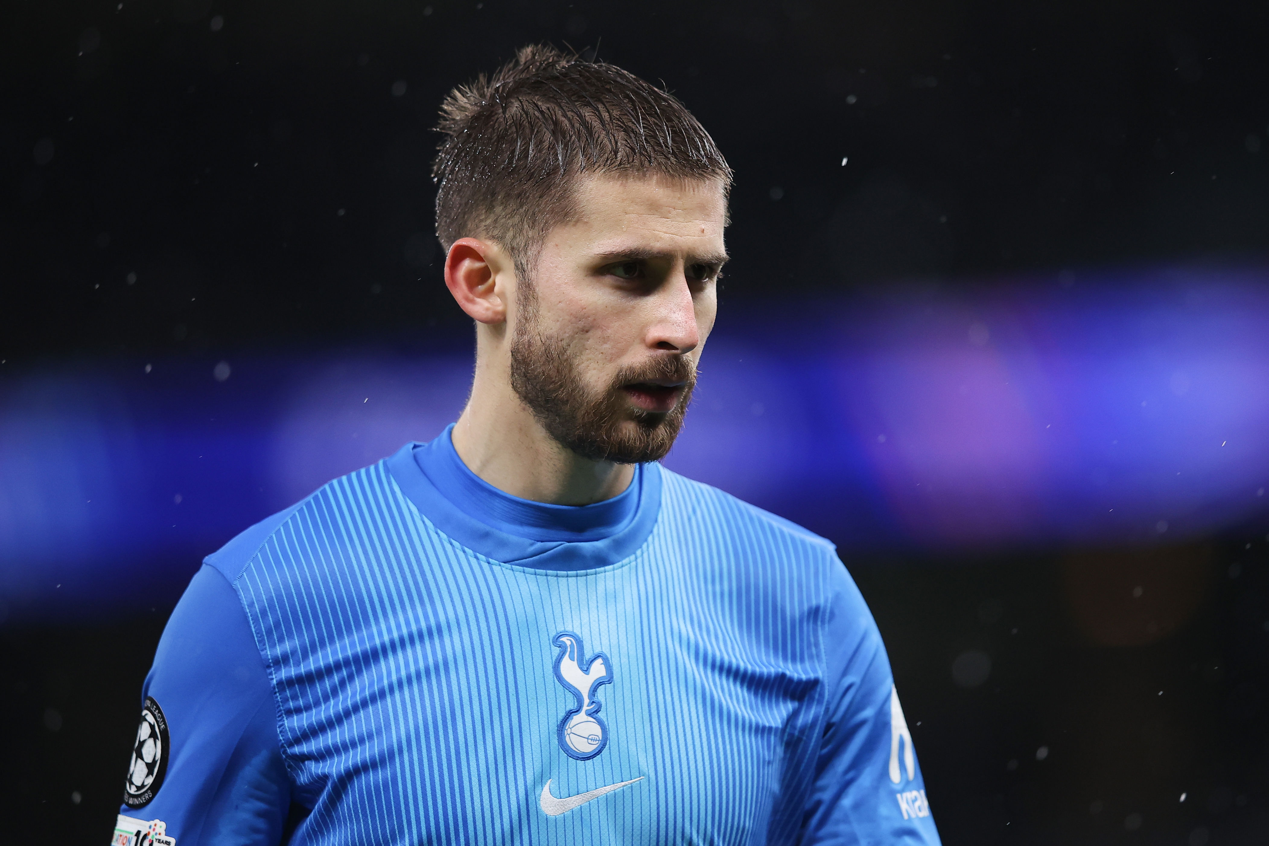 Report: Vicario wants to leave Spurs in June, return to Italy