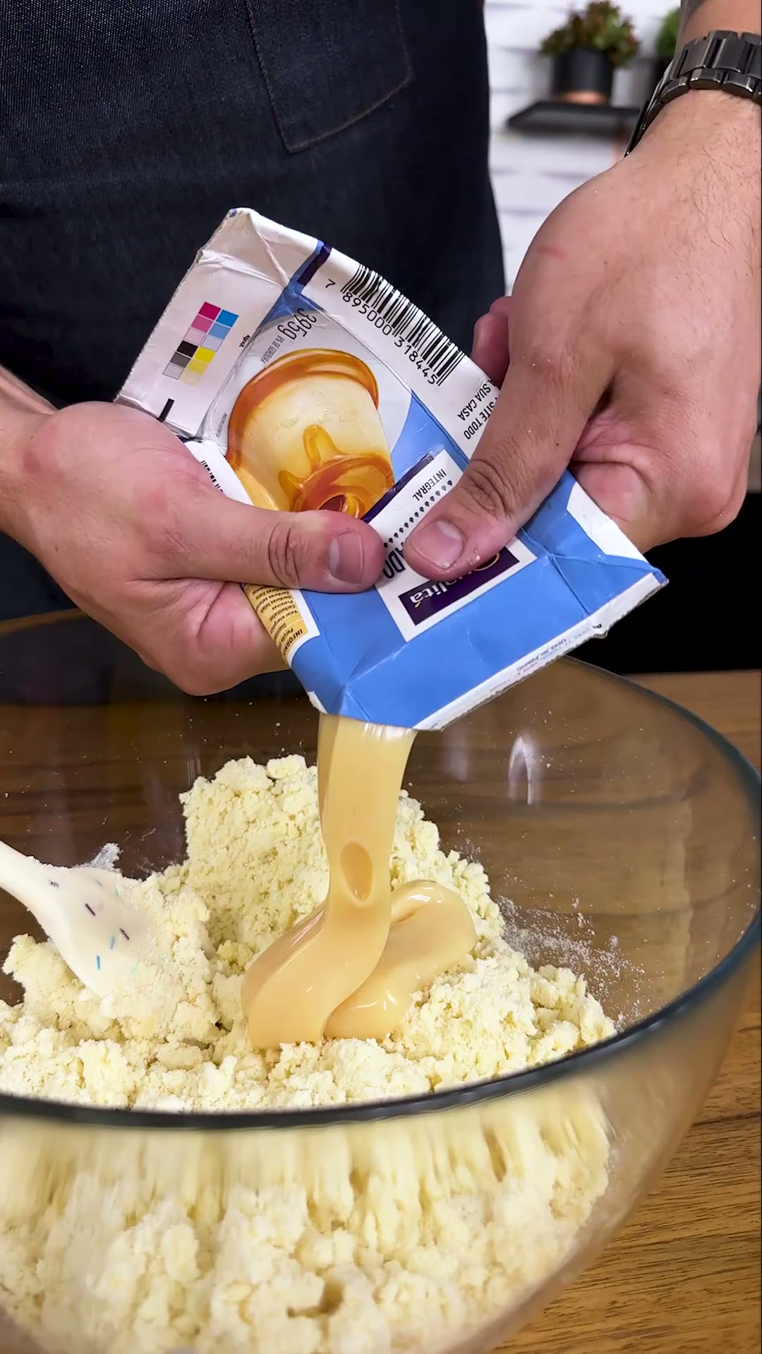 Rocambole de chocolate con leche en polvo: aprende cómo hacerlo paso a ...