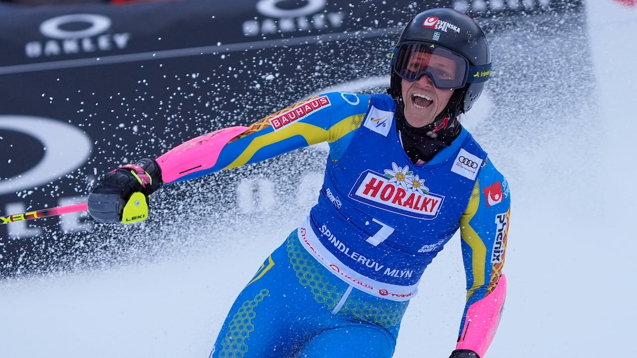 Sweden's Hector claims her 1st World Cup win of the season