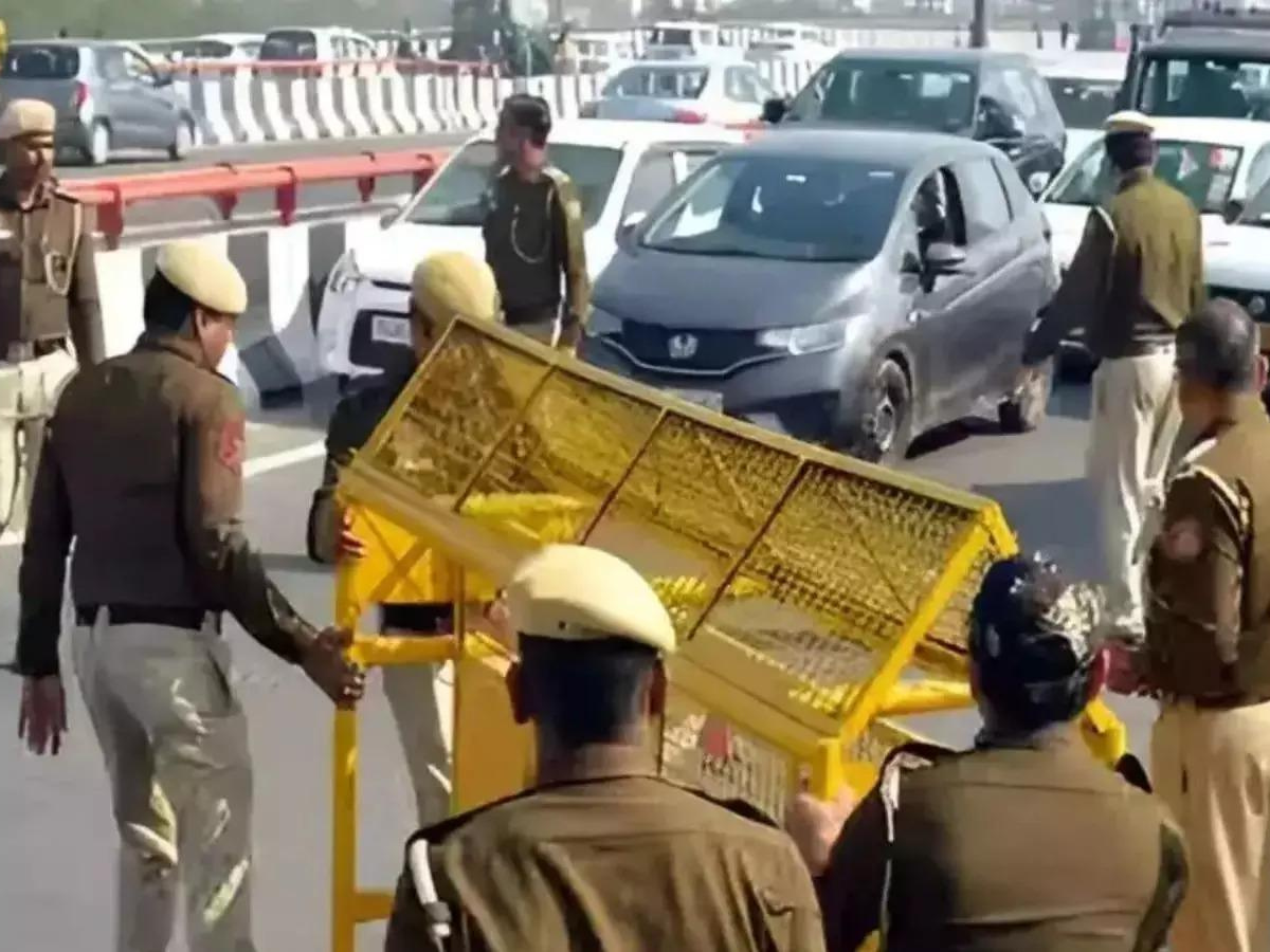 Delhi Republic Day 2026 traffic advisory: Major restrictions on Noida ...