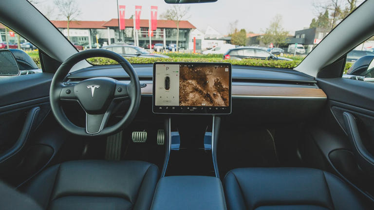 A Tesla just drove itself from LA to NYC and nobody was behind the wheel