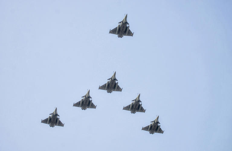 R-Day parade: Full dress rehearsal of cultural performance, flypast ...