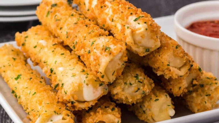 These 15 crispy wonton appetizers are perfect for entertaining