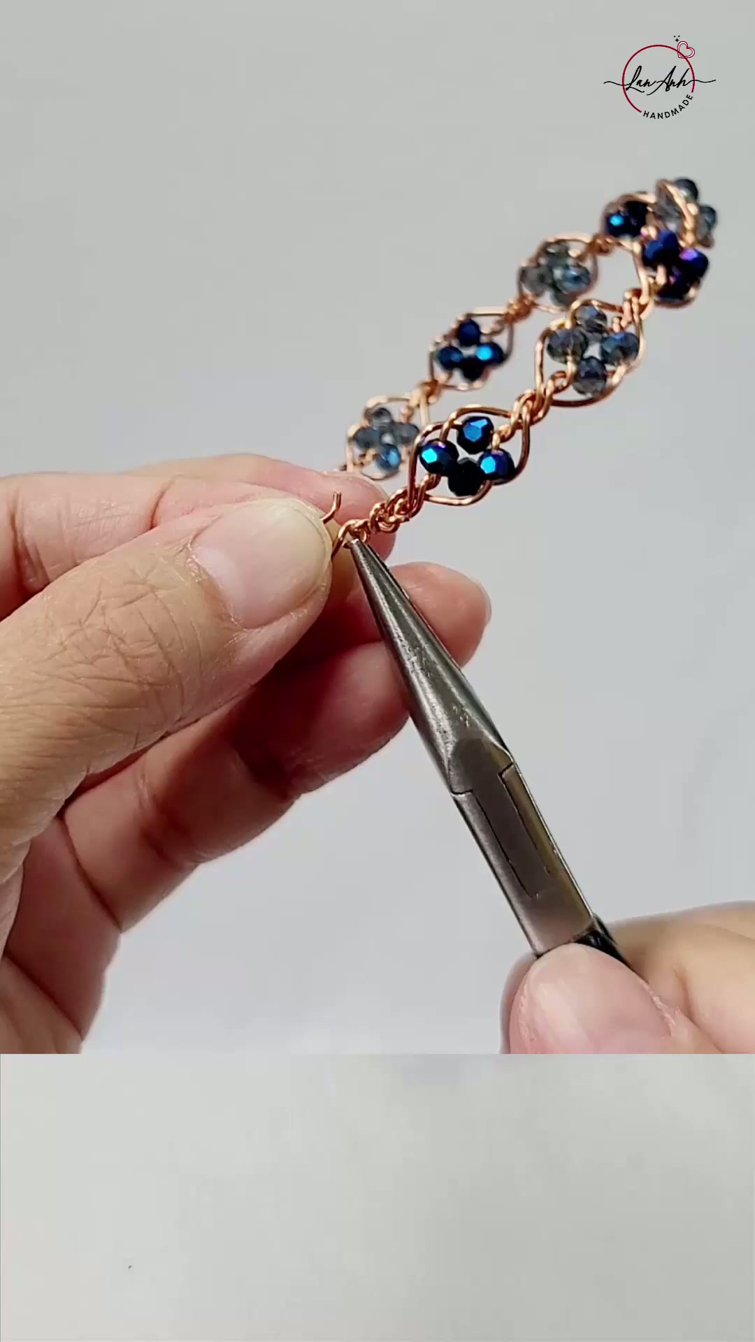 Soothing wire wrapped bracelet – relax and watch 💙 #shortsvideo #diy # ...