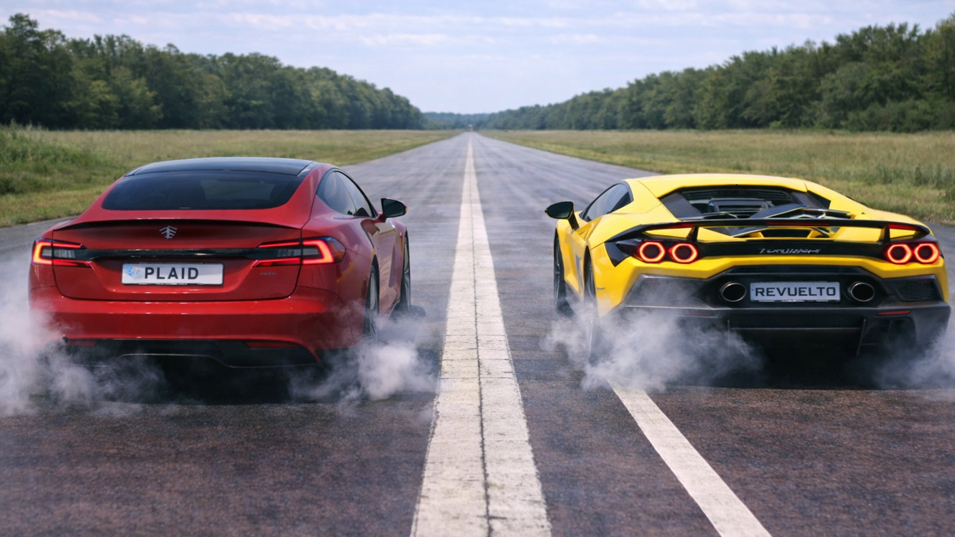 Lamborghini Revuelto vs Tesla Model S Plaid drag race