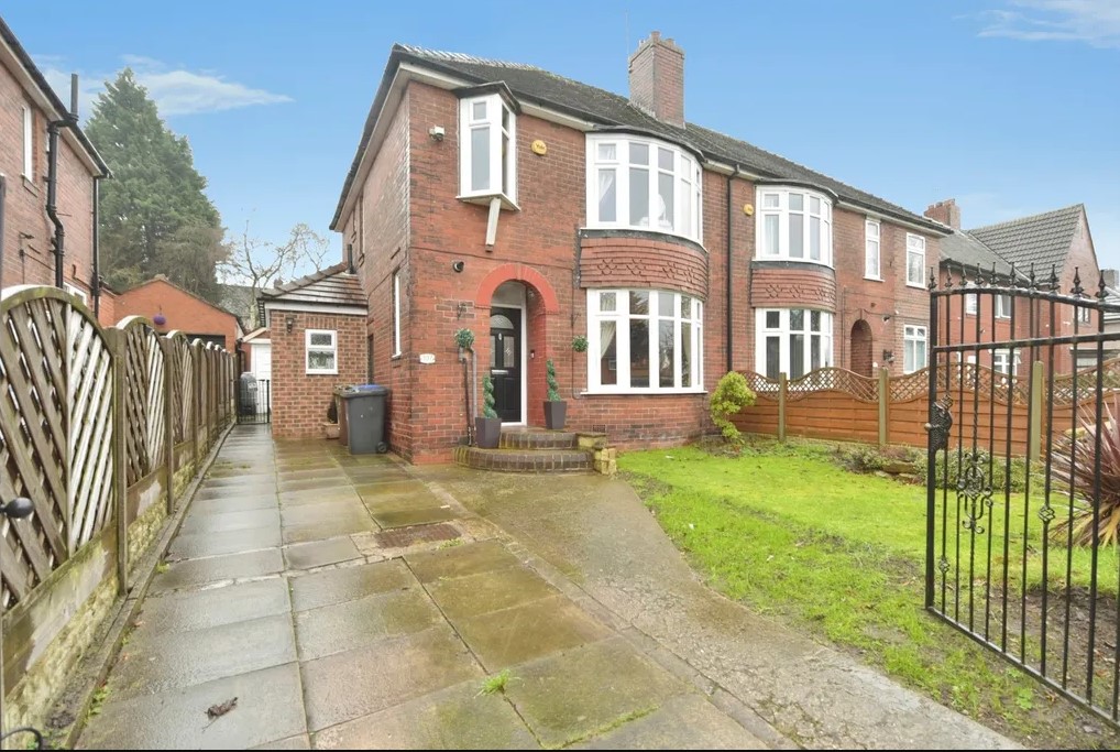 Sheffield houses: £260,000 three-bed home with summerhouse ...