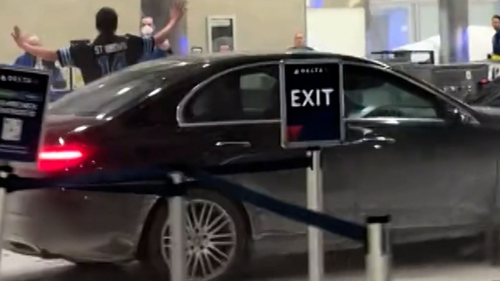 Car crashes into Detroit airport