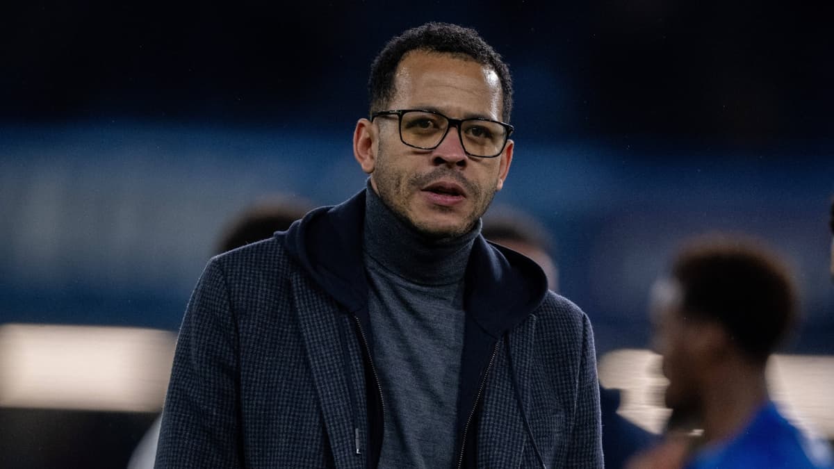 Chelsea shocked as record-breaking €300m bid made: FootballTransfers recap