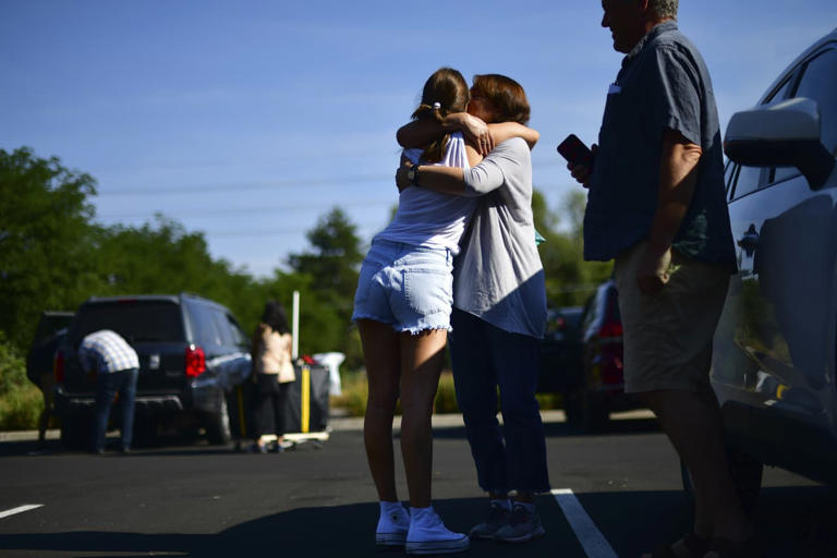 Parents face a tug of war between paying for retirement and college ...