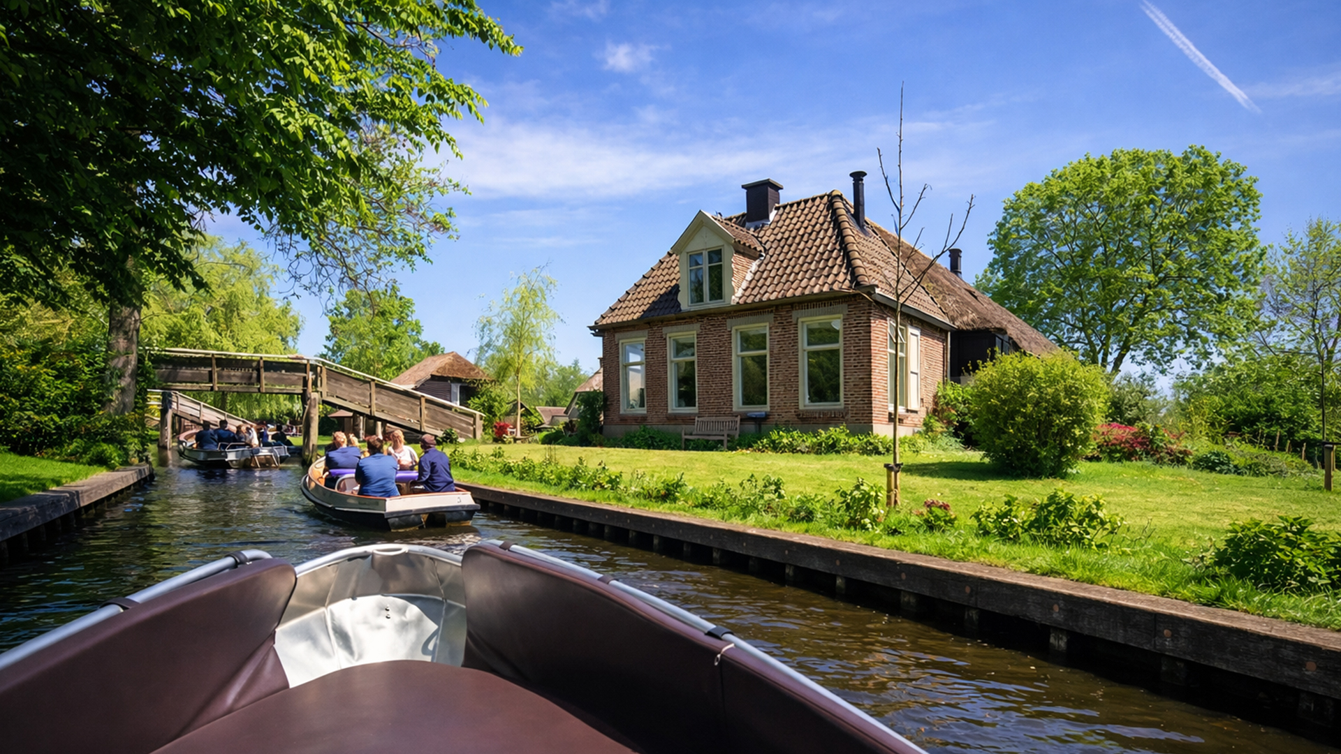 Giethoorn Netherlands tranquil boat tour for relaxation (4K)