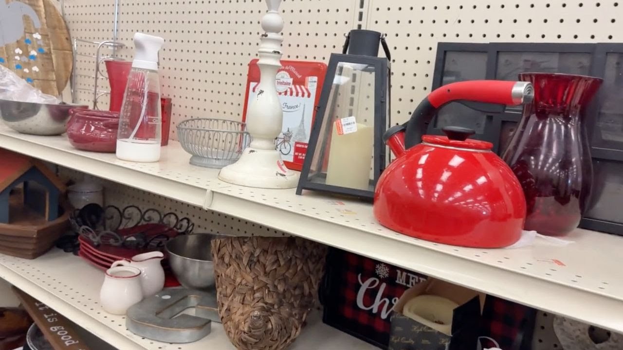 Thrift stores are being cleaned out thanks to this genius idea!